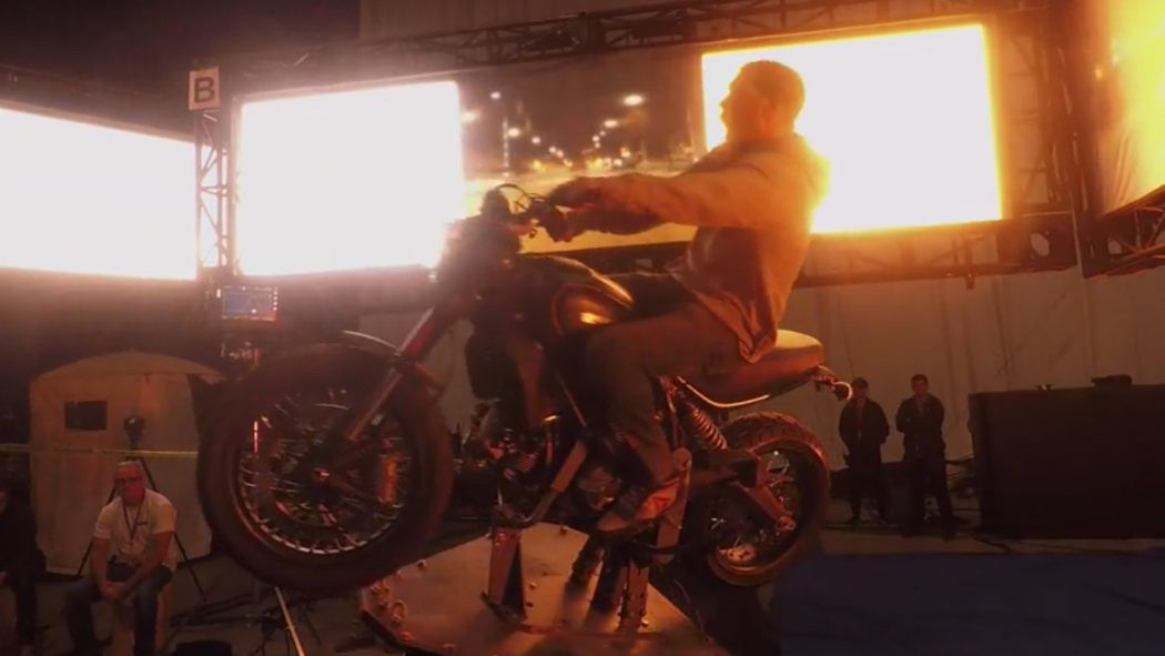 Exclusive Behind-The-Scenes Clip Shows How VENOM Pulled Off Those Sick ...