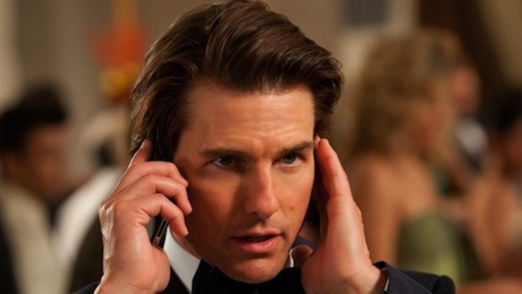 MISSION: IMPOSSIBLE 6 News: Henry Cavill Looks Great In A Mustache ...